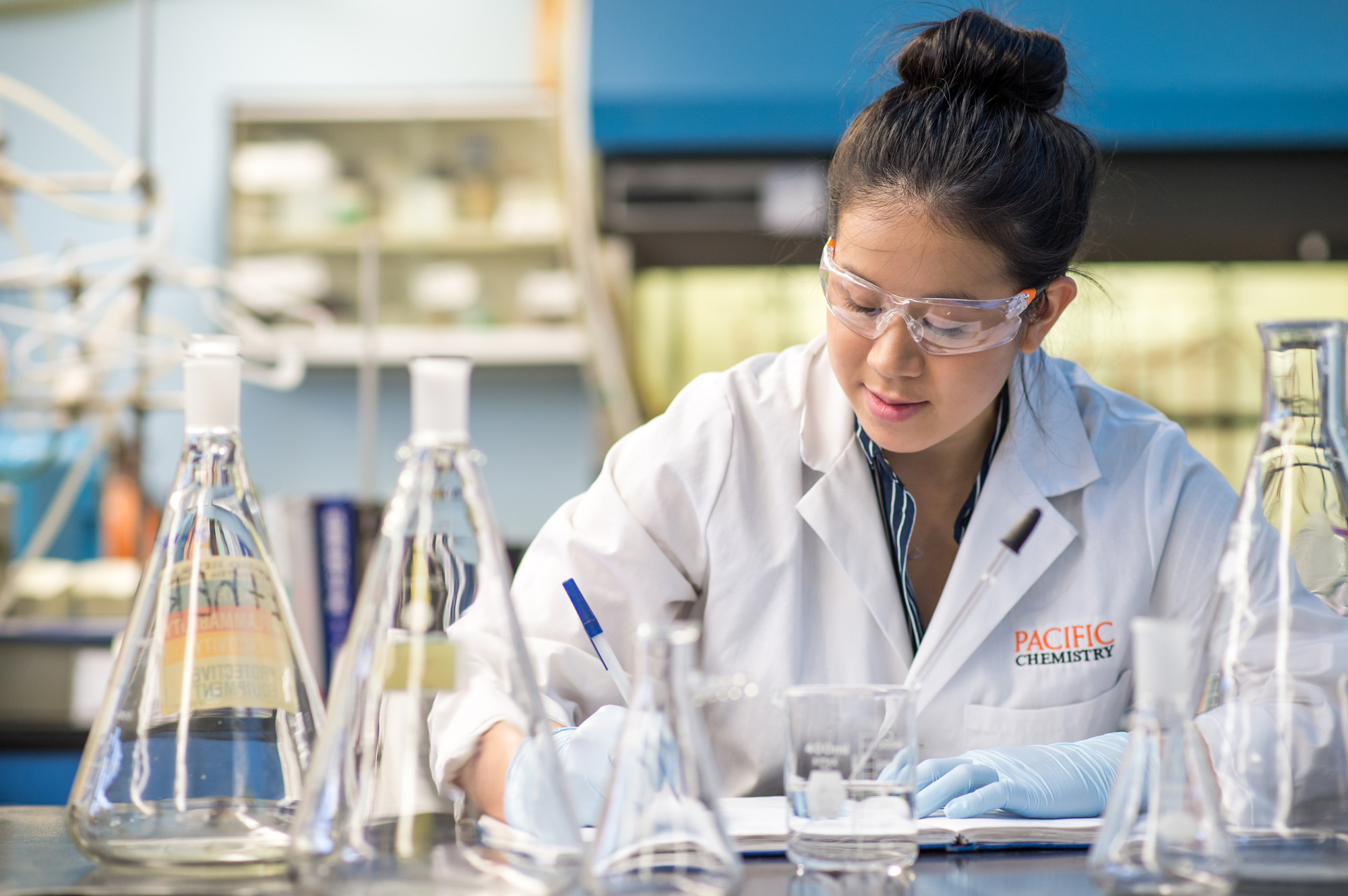 What can you do with a chemistry or biochemistry degree? - People of ...