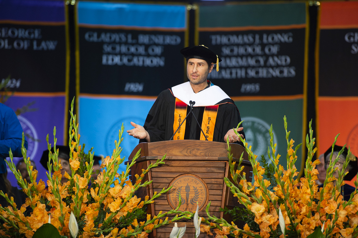 Pacific alumnus tackles social issues, embraces hope in new book ...