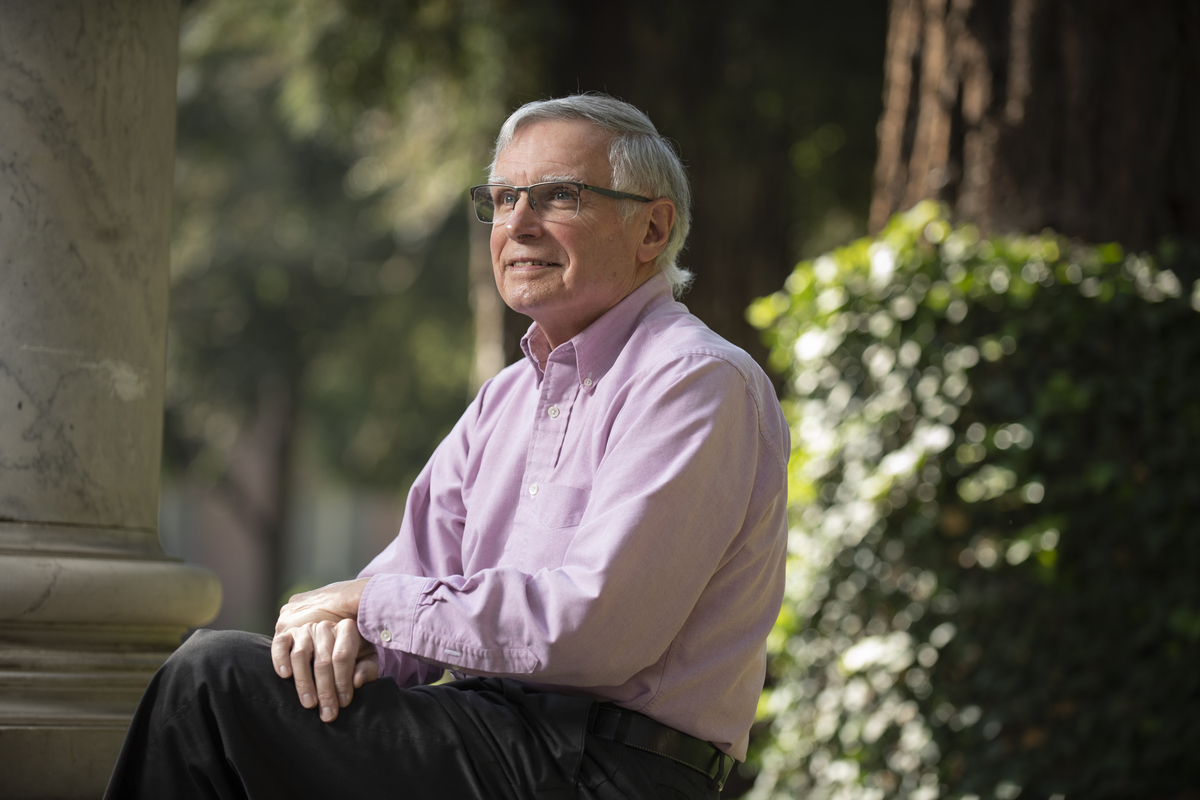 Gene Pearson receives national advising honor