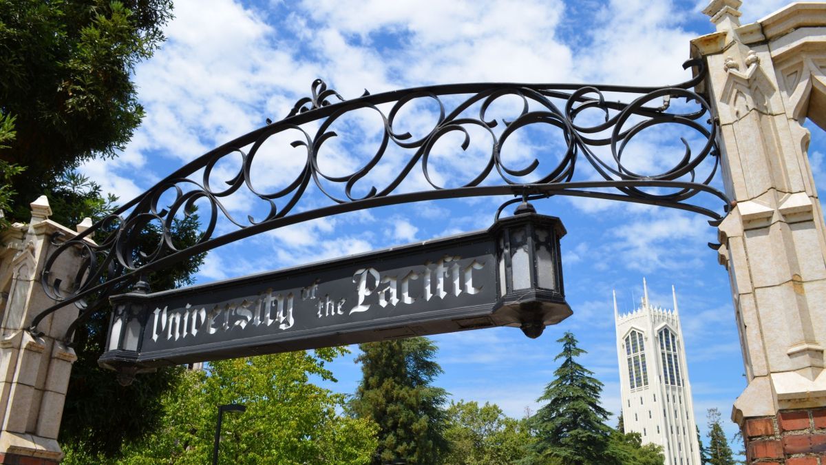 Academic Advising and Career Services Center now open | University of ...