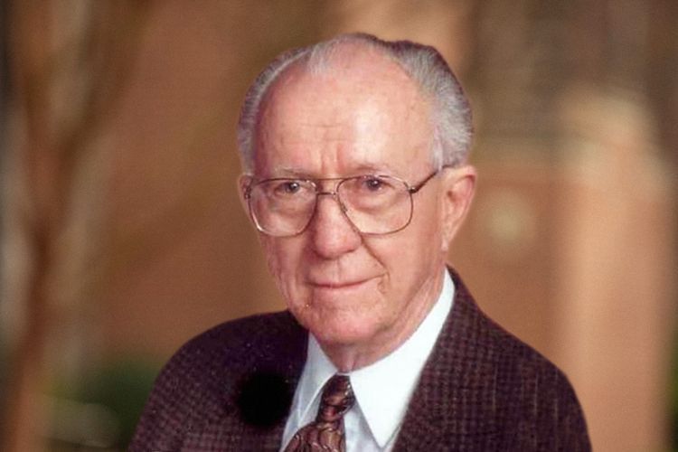 Hansen, 95, taught communication for three decades