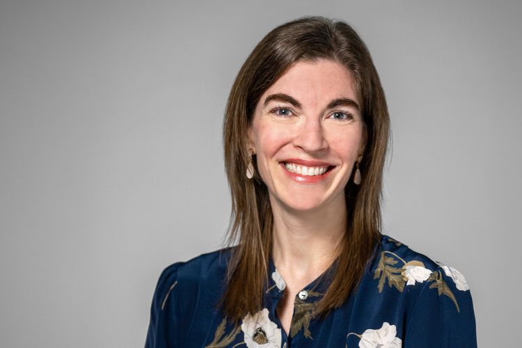 Distinguished faculty awardee shares credit with students